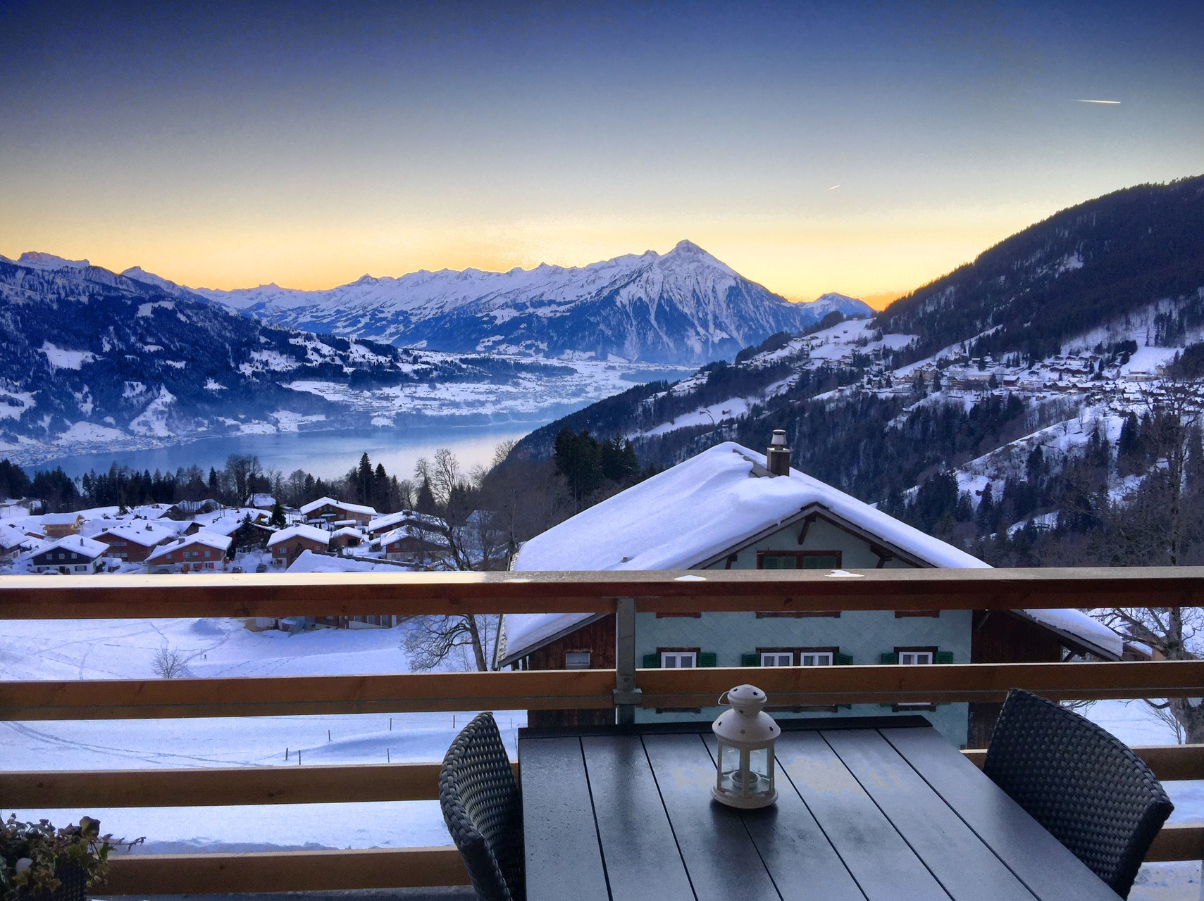 Balkon / balcony - Aussicht / view - swissmountainview.ch ...