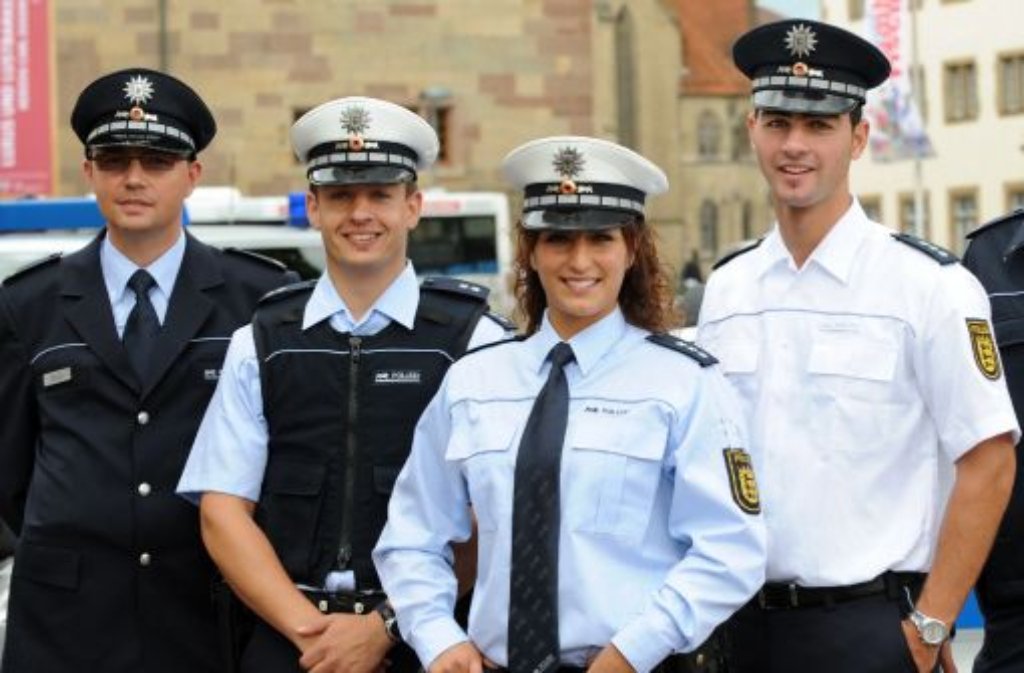 Polizeiuniformen - Polizeimuseum Stuttgart