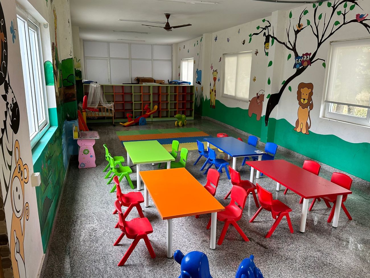 School library in Taqmil Nadu, India - GoodTextiles Foundation