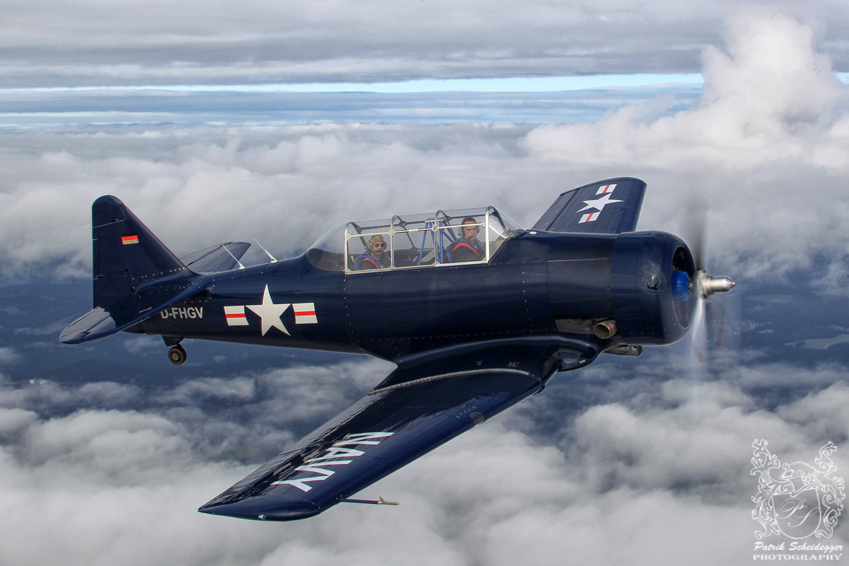North American T-6 - air2airpictures