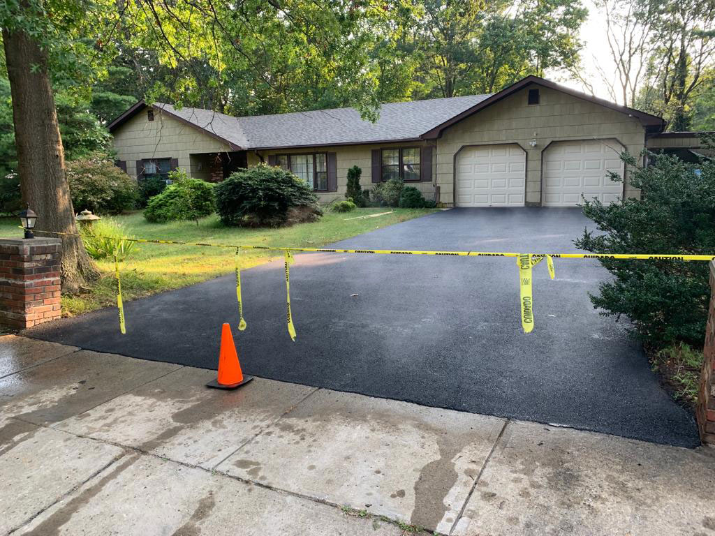 Asphalt & Blacktop Experts - TRADE RIGHT PAVING