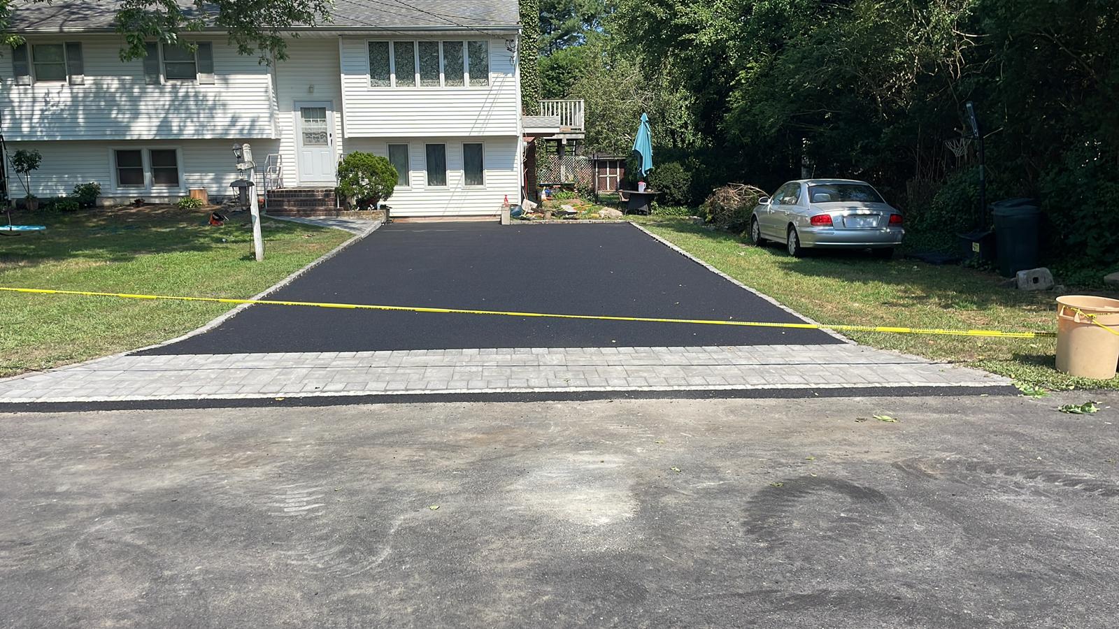 Asphalt & Blacktop Experts - TRADE RIGHT PAVING