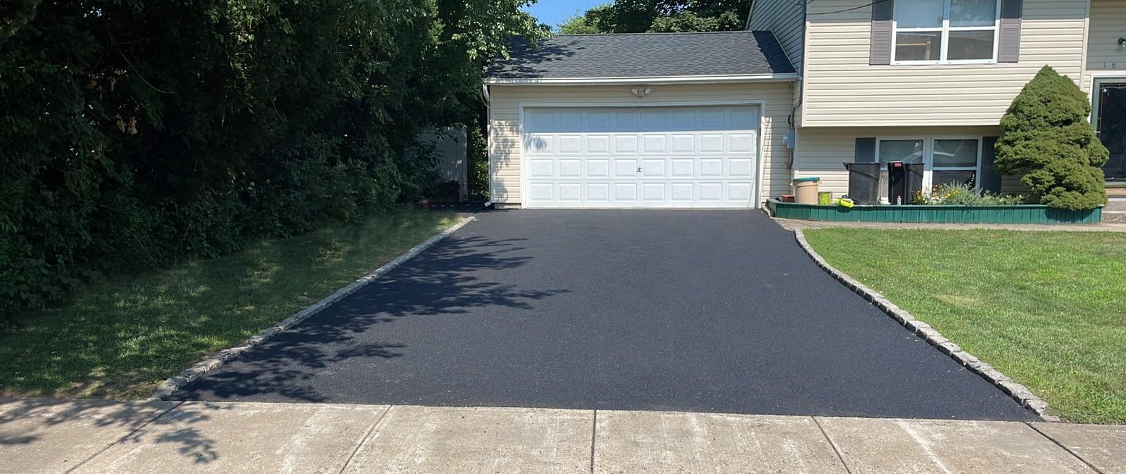 Asphalt & Blacktop Experts - TRADE RIGHT PAVING