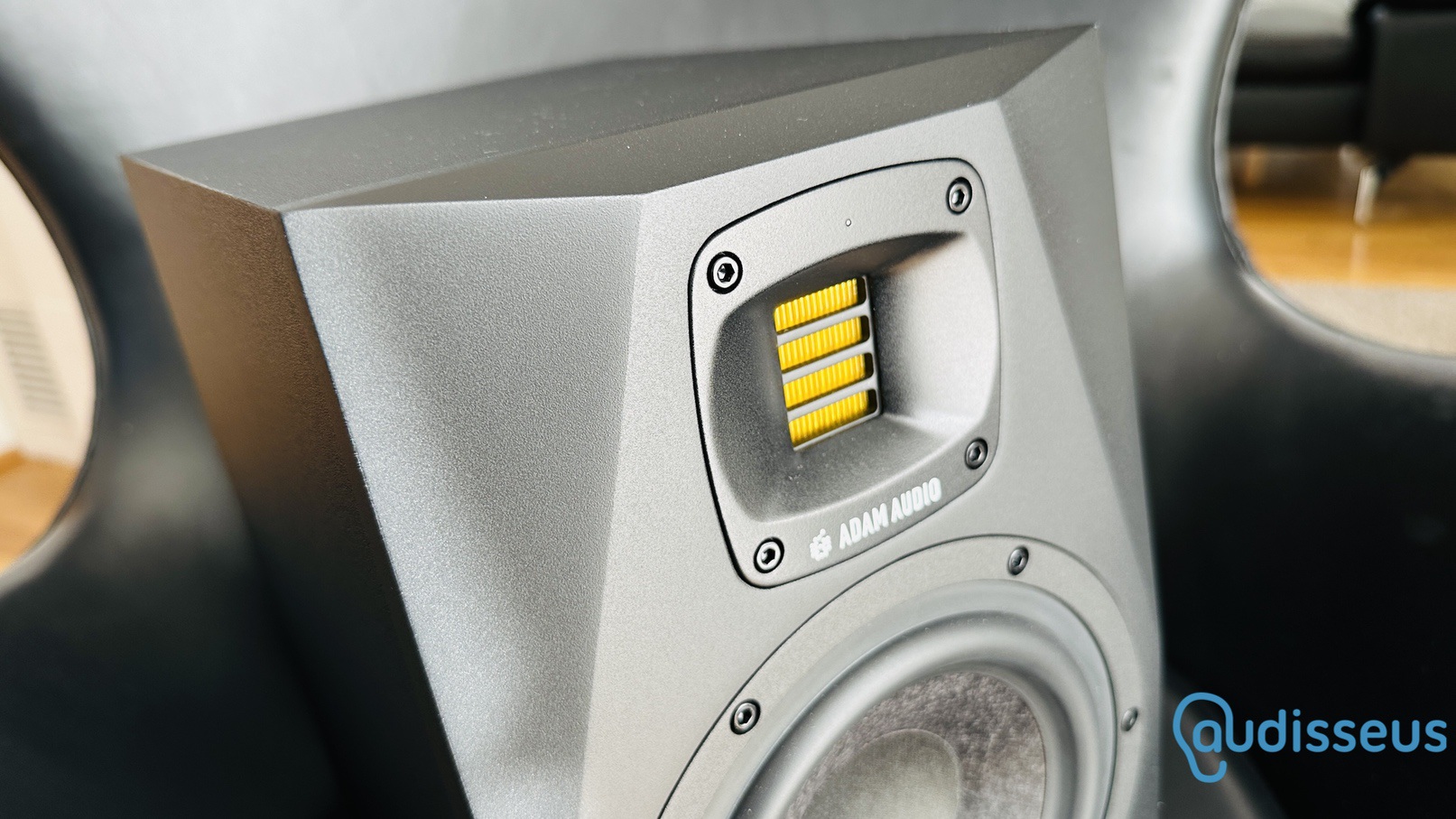 Adam Audio A7V - Aktiver Zwei-Wege-Monitor - audisseus