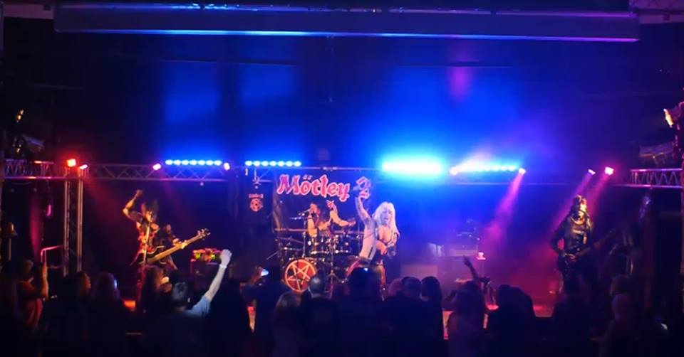 PHOTO GALLERY - Motley 2