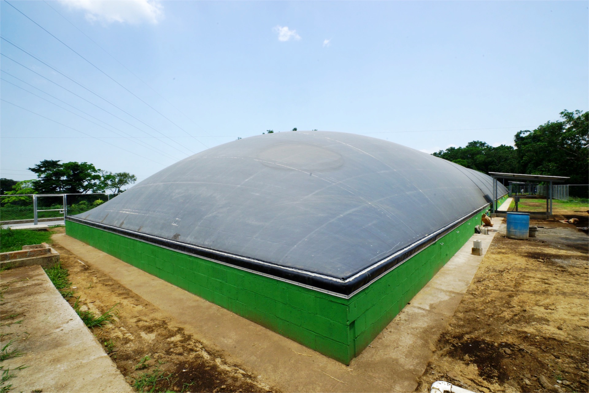 Biogas plant - covered lagoon digester - Covered lagoon digester ...