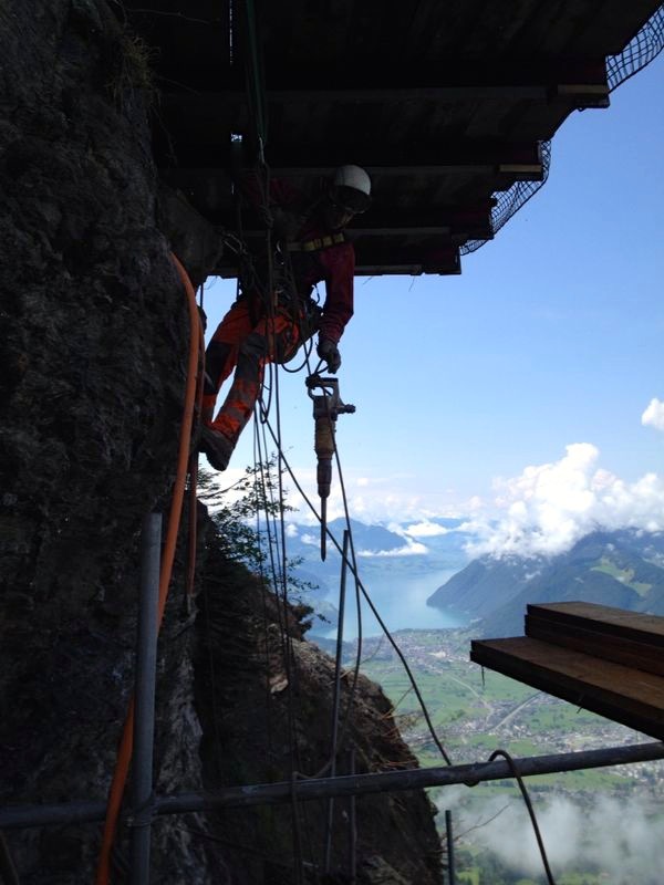 Fels- und Baugrubensicherung Rotenfluh, Rickenbach SZ, 2014 - alpinwork ...