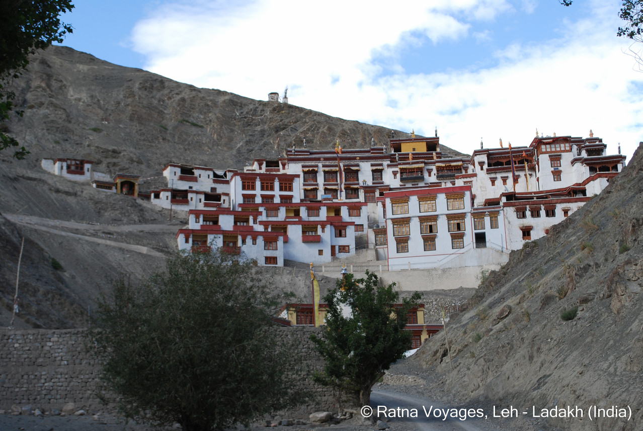 RIZONG MONASTERY, SHAM VALLEY, LADAKH - RATNA VOYAGES: Incredible India ...