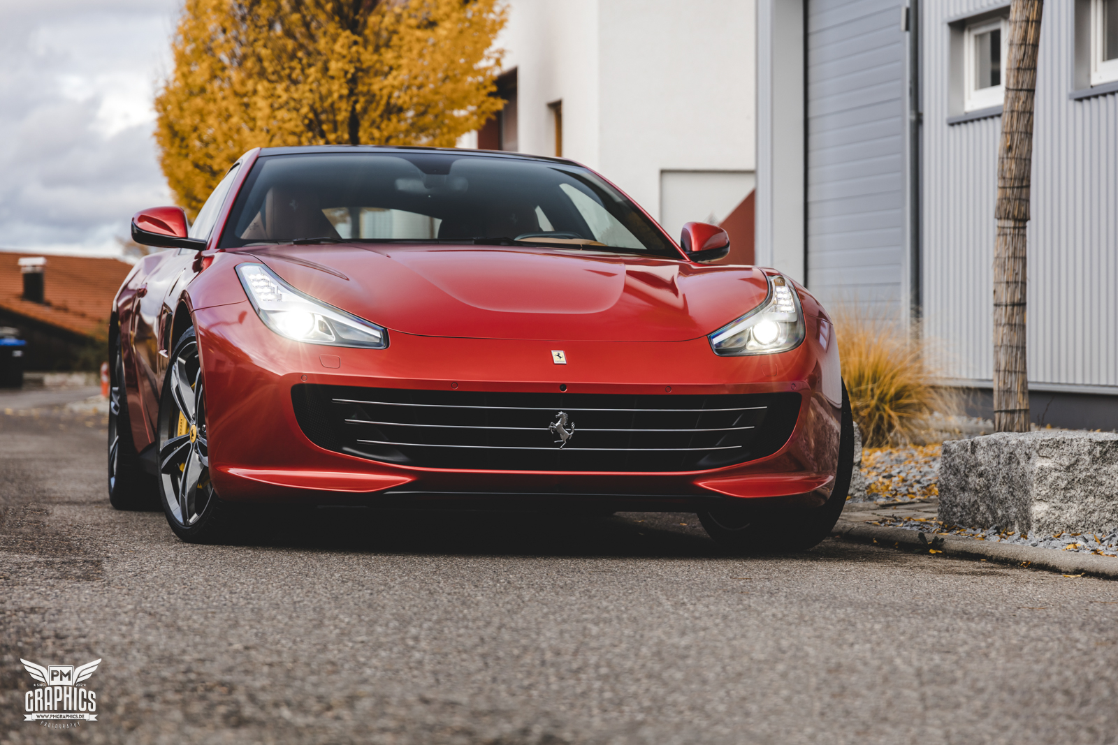 FERRARI GTC4 LUSSO - DRAGON FIRE RED - PREMIUM WRAPPING