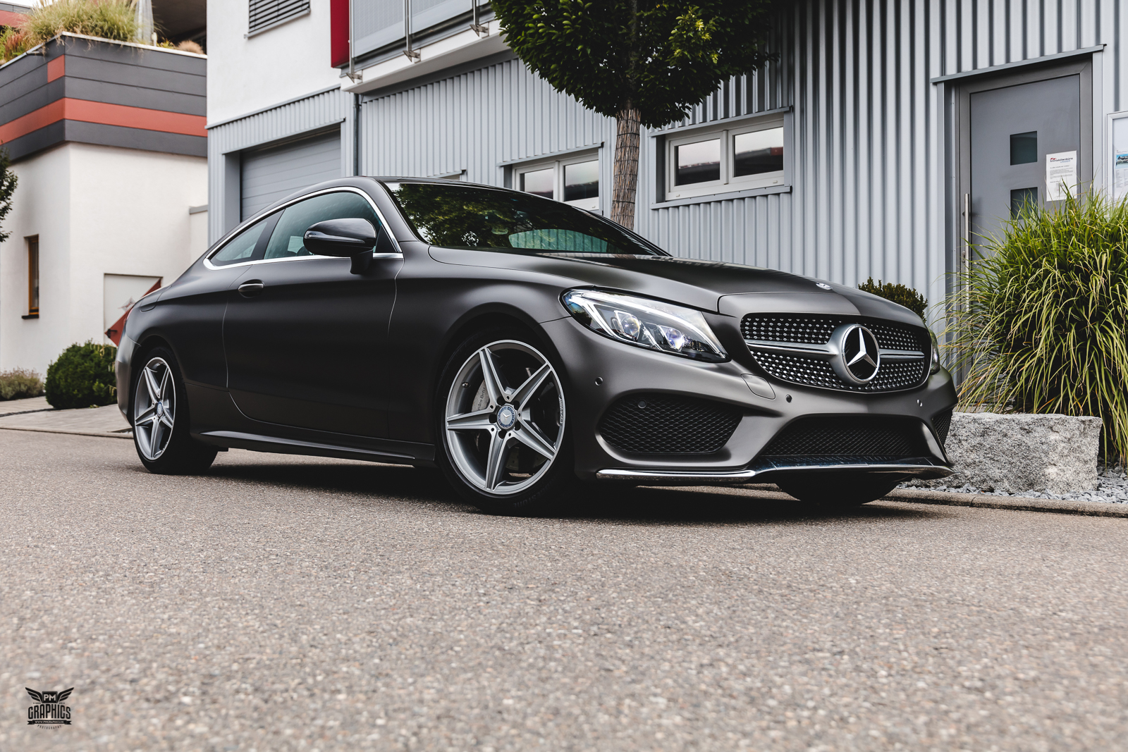 MB C300 W205 - SATIN PEARL NERO - PREMIUM WRAPPING