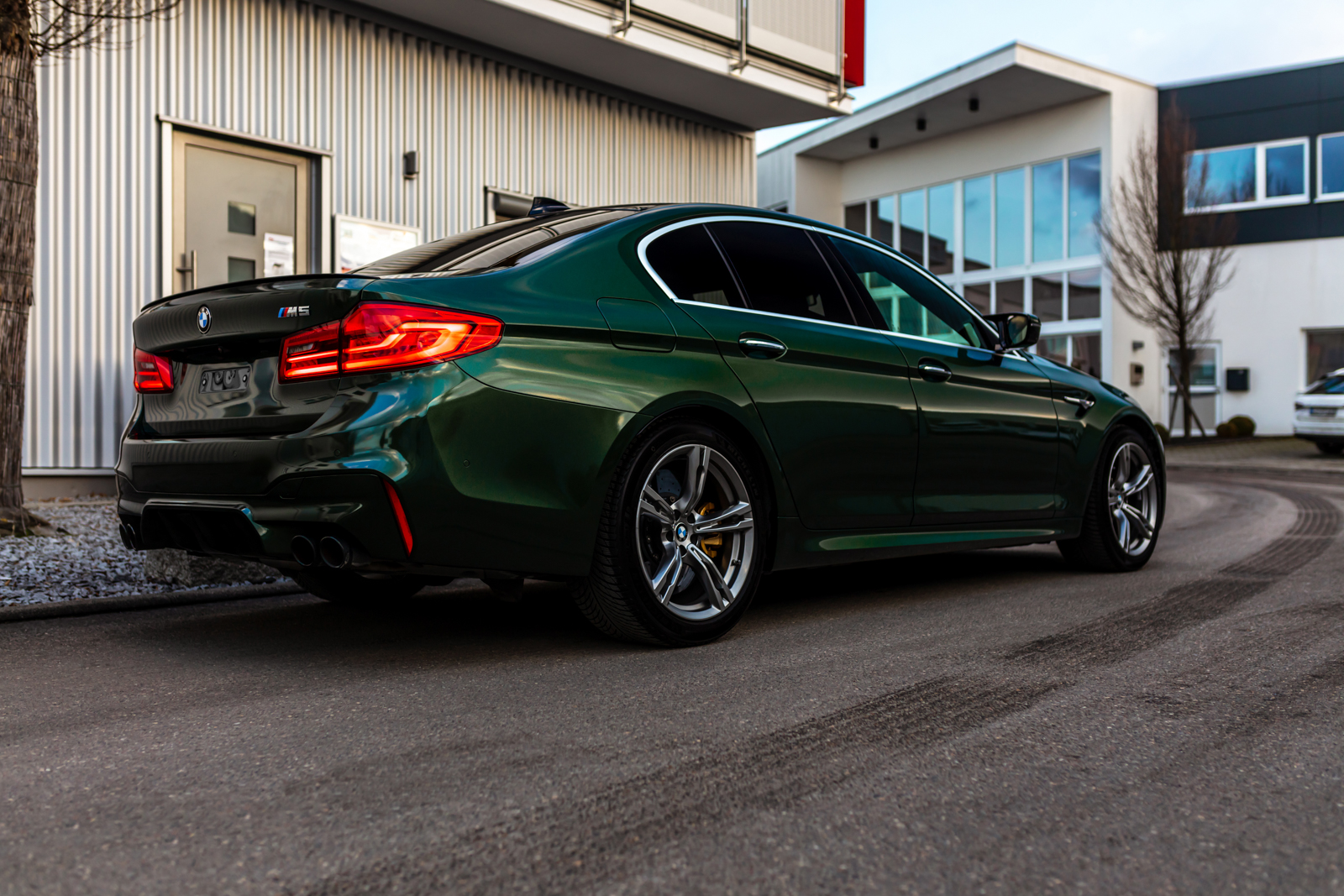 BMW M5 - LAGO GREEN - PREMIUM WRAPPING