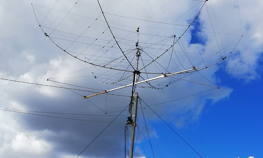 Small HF RX Loop - IW7DMH - Ham Radio Station