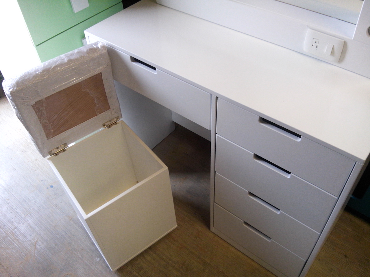 Vanity Espejo Secreto - Página web de micasadelarbol