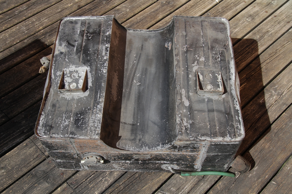 ORIGINAL BENZINTANK / ORIGINAL FUELTANK FERRARI - Iso Rivolta Club ...