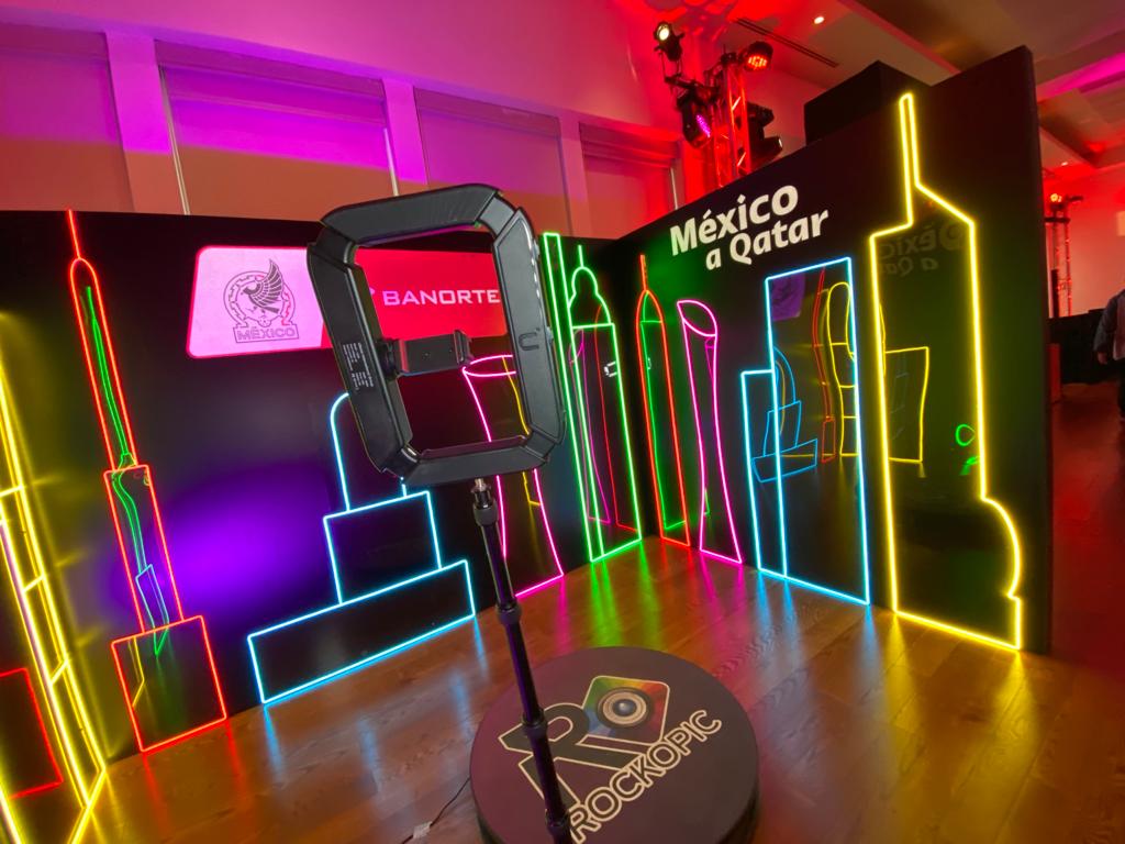 Cabina 360 en Querétaro - RockoPic - Cabinas De Fotos En Querétaro