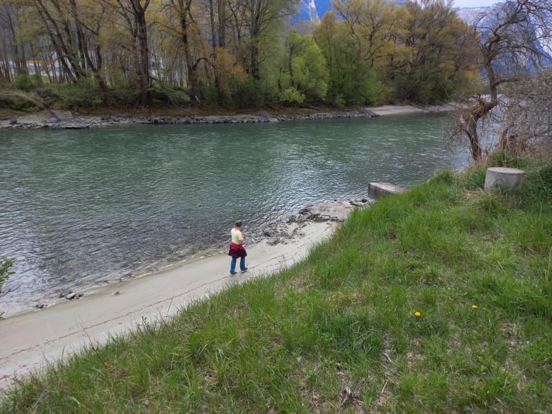 Clean-up Aktion der Grünen Oberwallis am Rhonestrand - Fliegenfischen ...