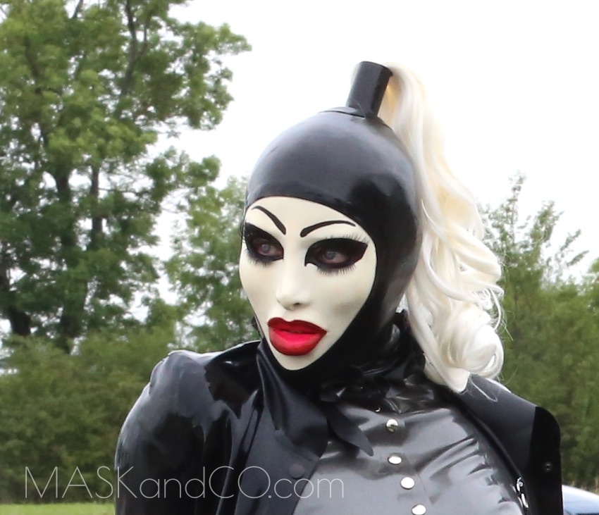 Female Masks - Bea Miersch