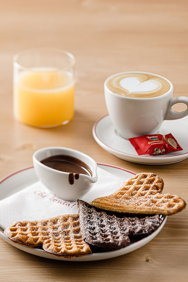 Loacker Café in piazza Walther - Gourmet Südtirol, das Genussportal ...