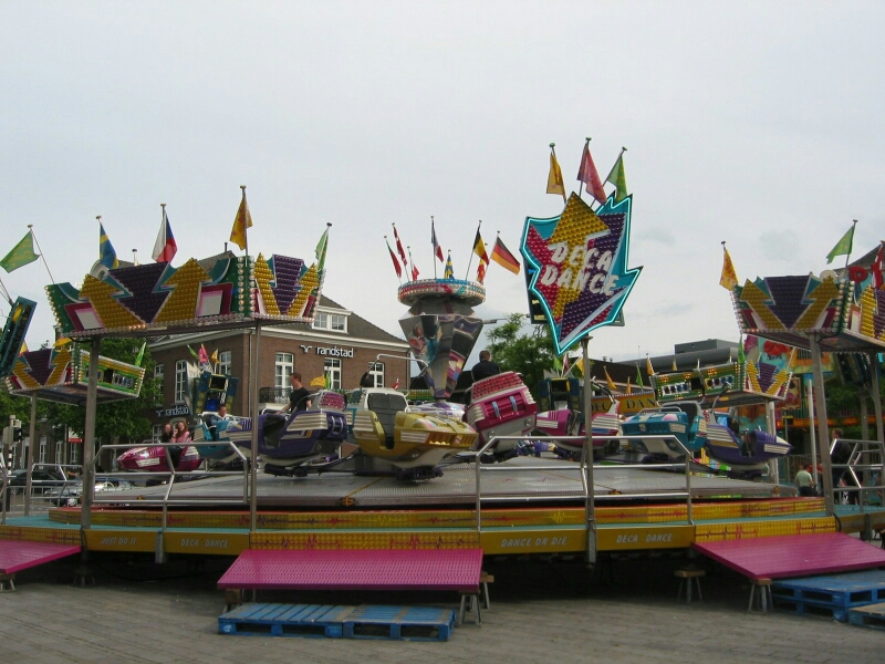 Stardancer Ride : Stardancer Youtube / Lady falls from star city's ...