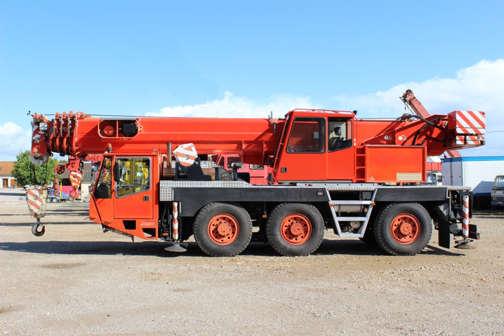 DEMAG AC 50 year 2000 - Used Crane for sale