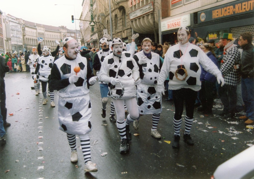 Hier findet man Bilder der Züge von 1983 bis 1993 - fooeschterjonges ...