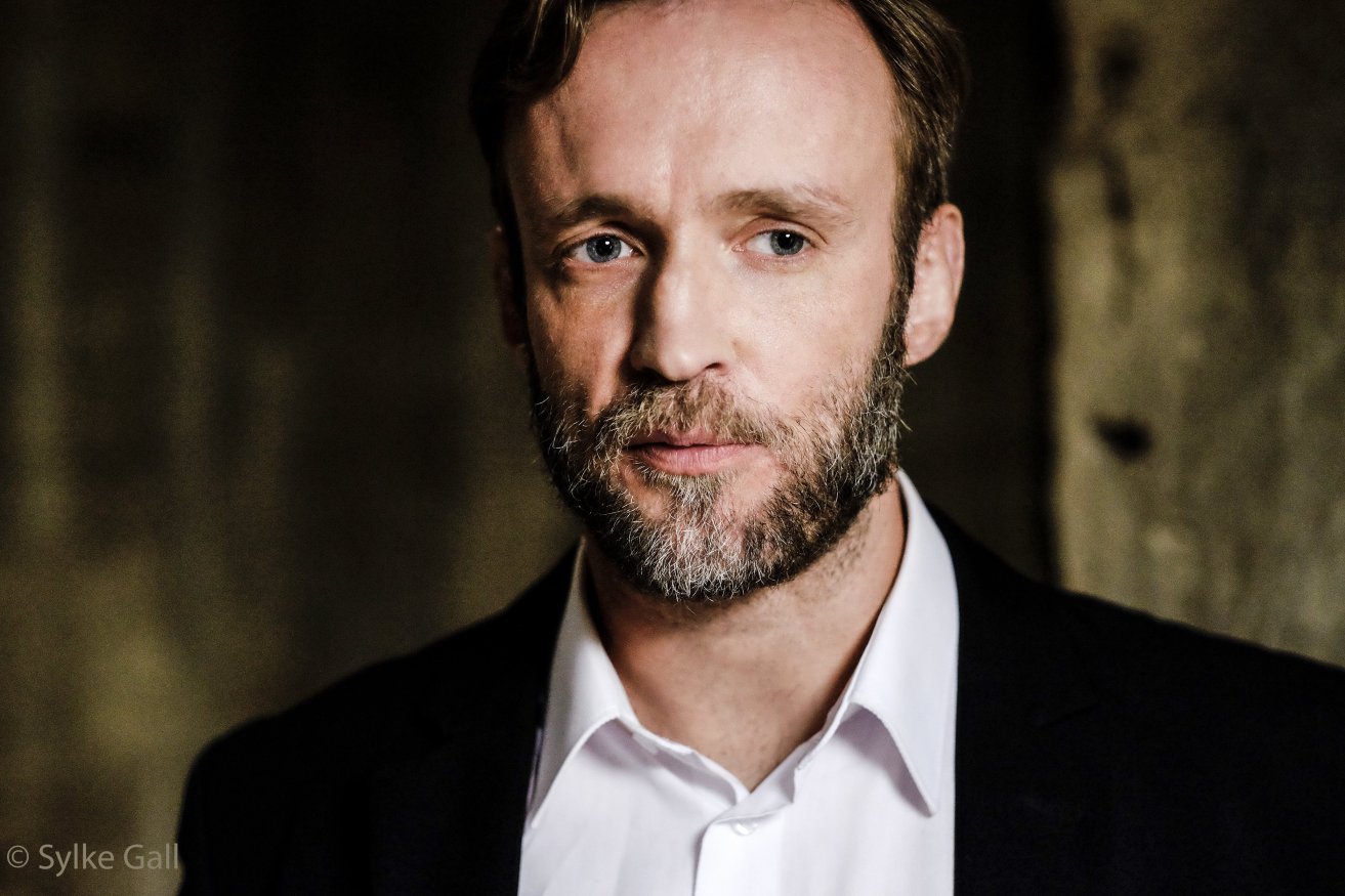 Lebendig spielen - Stefan Woelk Schauspieler und Model