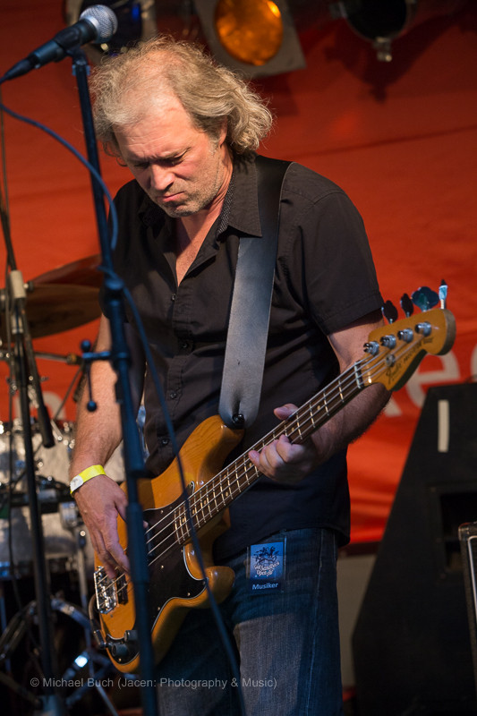 Andreas Cordes - Guitars & Lead Voc - bluesshoptrios Jimdo-Page!