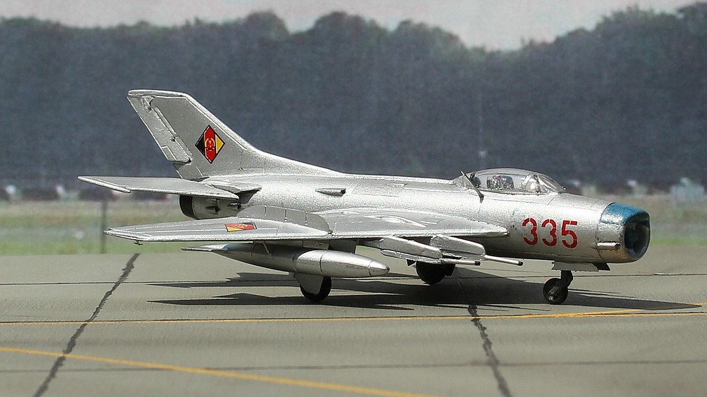 Mikojan-Gurewitsch MiG-19PM "Farmer" 335 von Attack - strykers144s ...