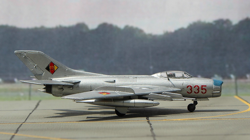 Mikojan-Gurewitsch MiG-19PM "Farmer" 335 von Attack - strykers144s ...