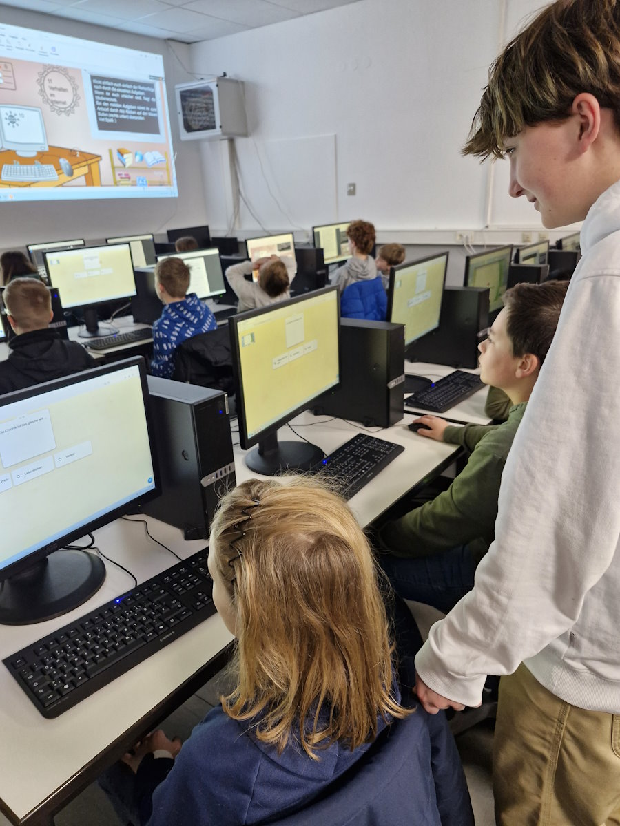 Klassen 5 lernen Umgang mit PC - MGI Märkisches Gymnasium Iserlohn