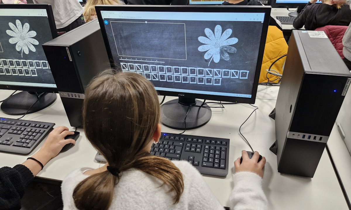 Klassen 5 lernen Umgang mit PC - MGI Märkisches Gymnasium Iserlohn