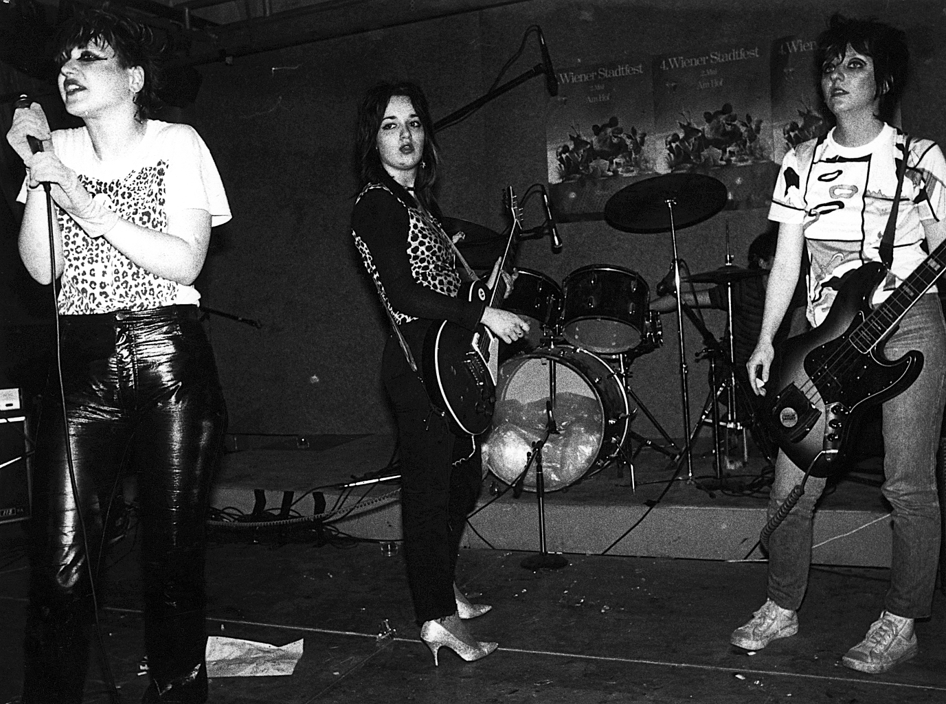 BlogRR000534 - Ronnie-Rocket-Superstar!