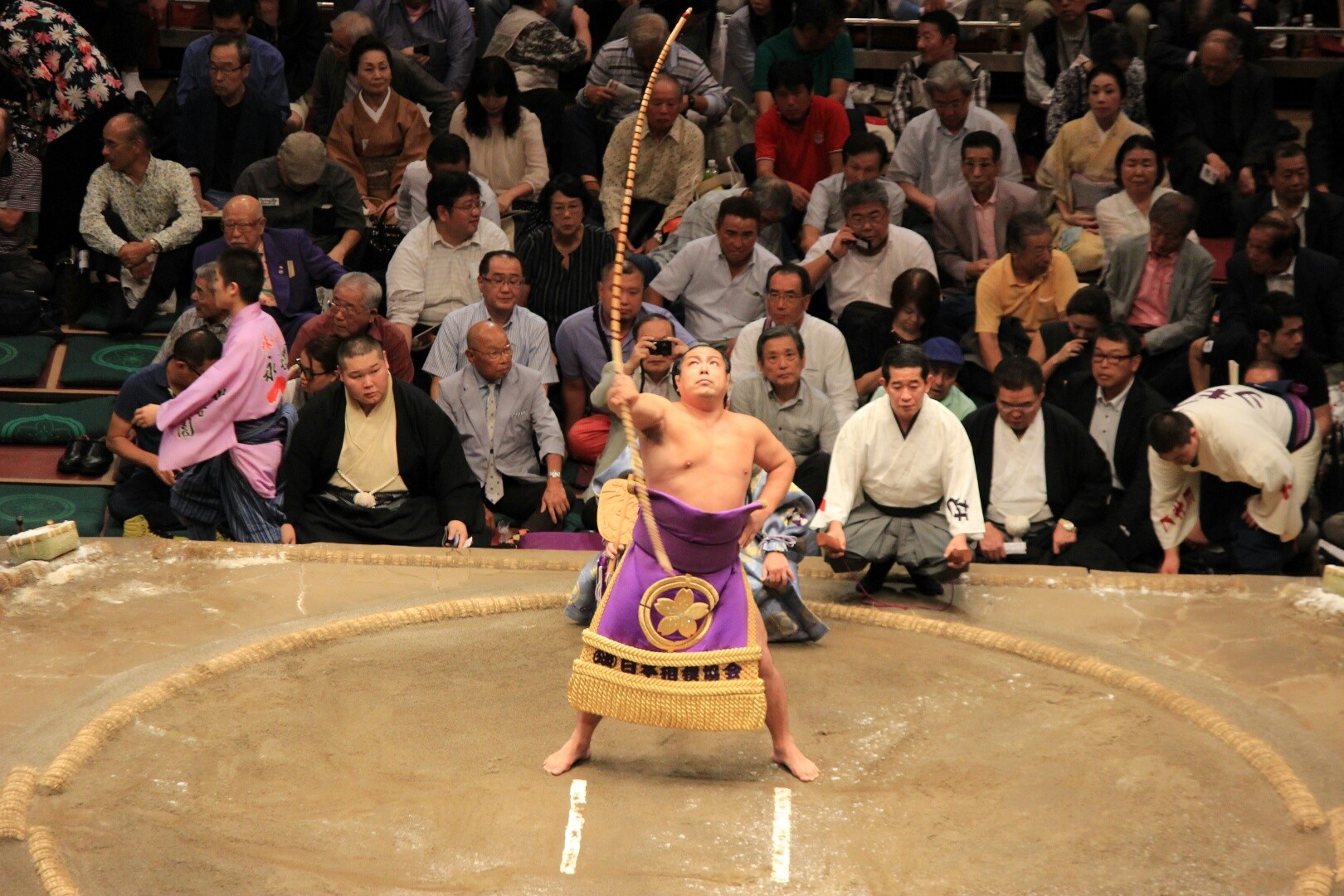 10 Things you need to know about Sumo Wrestling - thetravellerguy