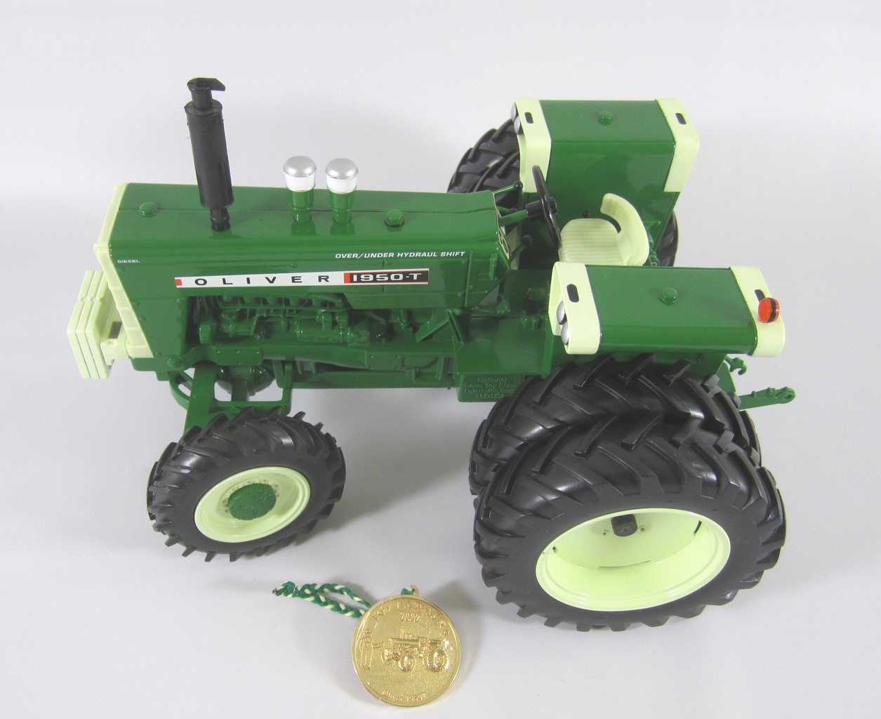 Archive 1/16 Oliver farm toy tractor - Arizona Diecast & Models