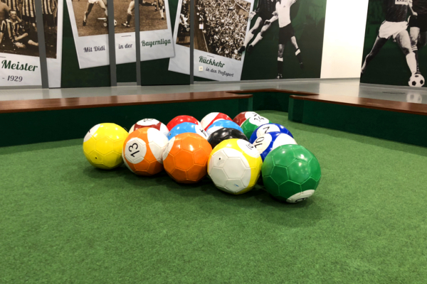 Fußballbillard: neue Fußball Attraktion für Firmenfeier und ...