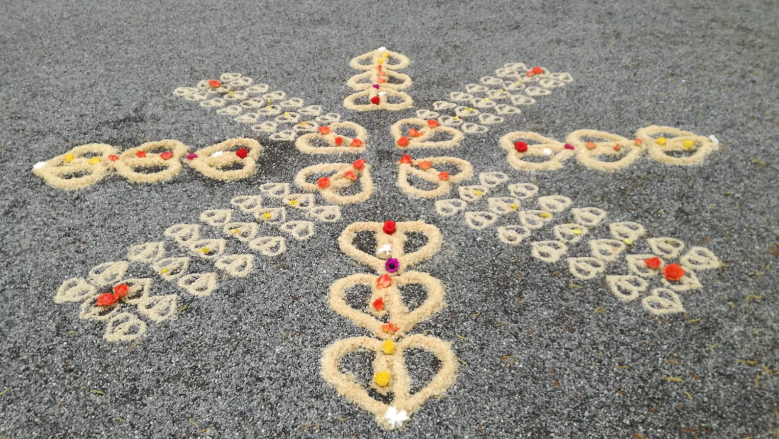 100er LOVY-HEART MANDALA IN BERN - metta-meditations Webseite!