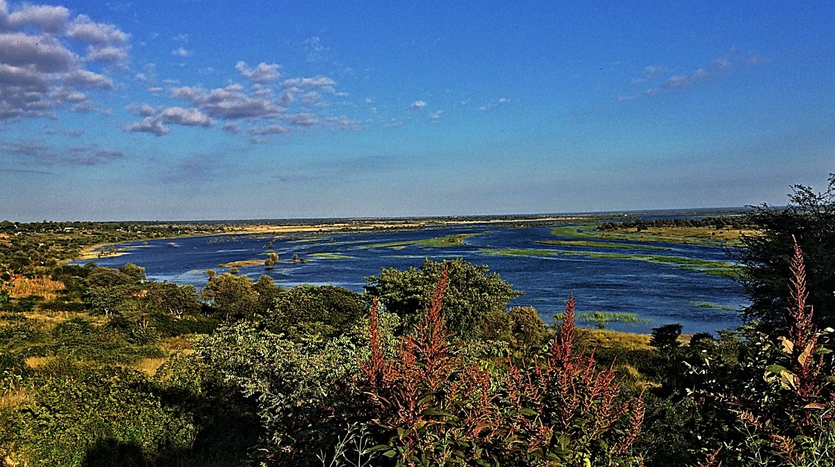 Kavango River unter Wasser - Urs Häusermann engagiert sich im Kavango ...