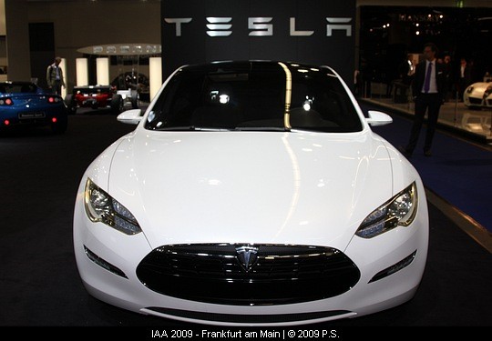 Tesla - E-Mobility