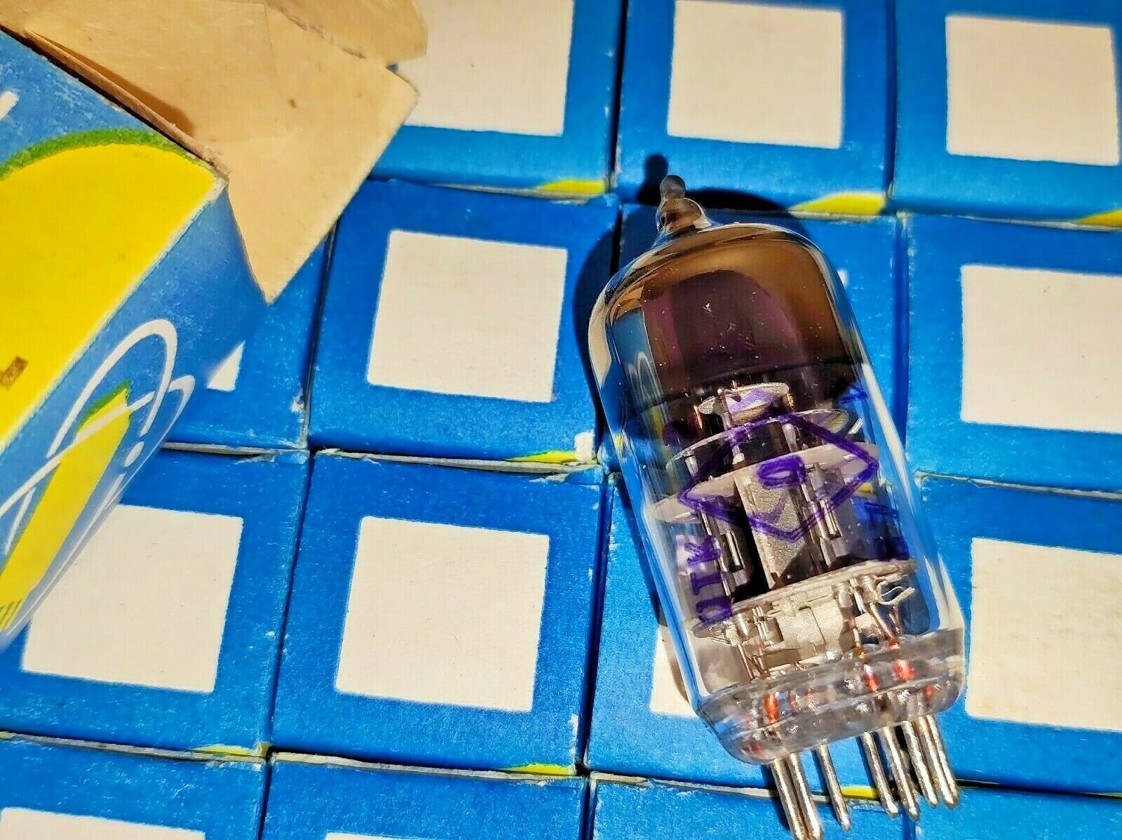 6N1P-EV / 6N3P / 12BH7 - Tubes, Amplis à lampes Guitare et Audio