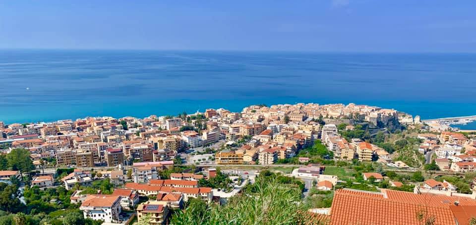Über die Straße von Messina aufs Festland und weiter nach Tropea ...