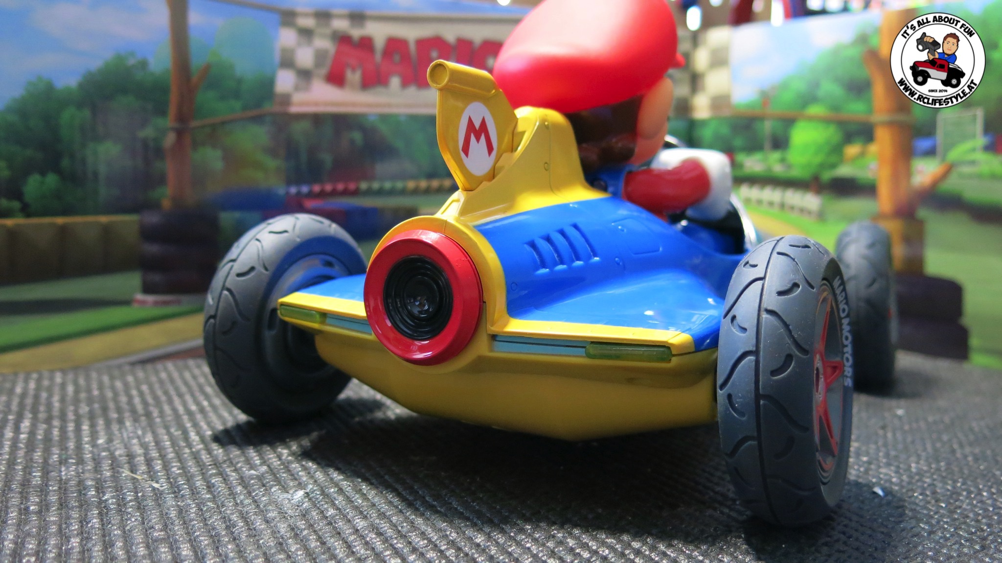 Carrera RC - Nintendo Mario Kart™ - Mach 8, Mario - Marco's RC ...