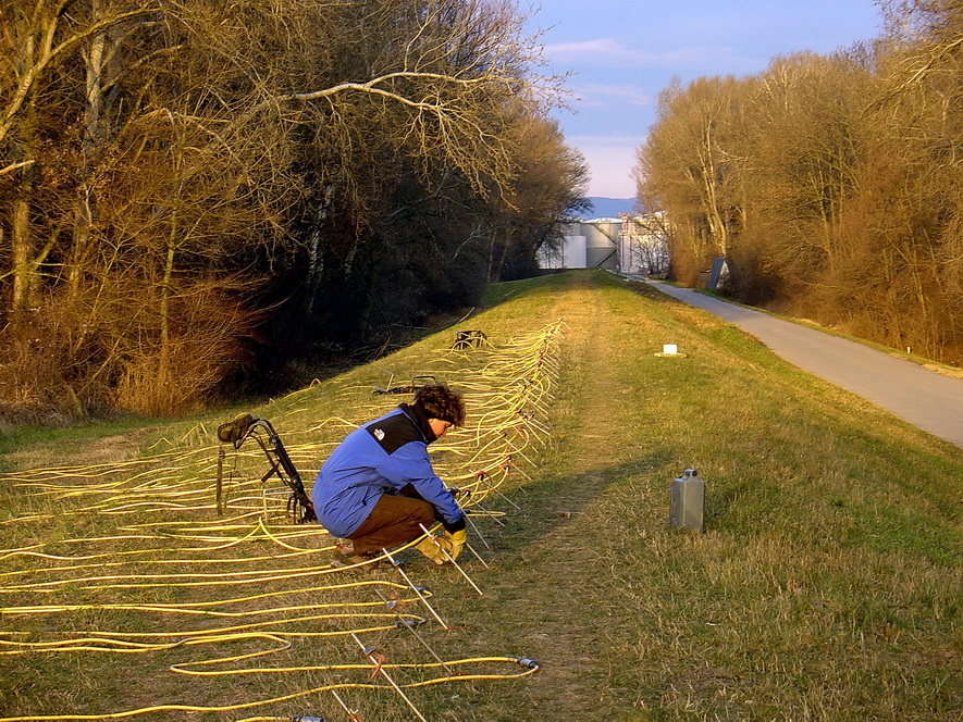Elektrische Verfahren - AGS - Österreichische Geophysikalische Gesellschaft