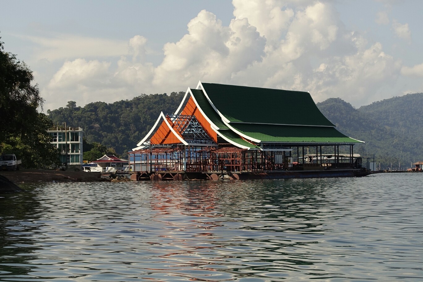 Lac Ang Nam Ngum - Escapade d'une réginéenne