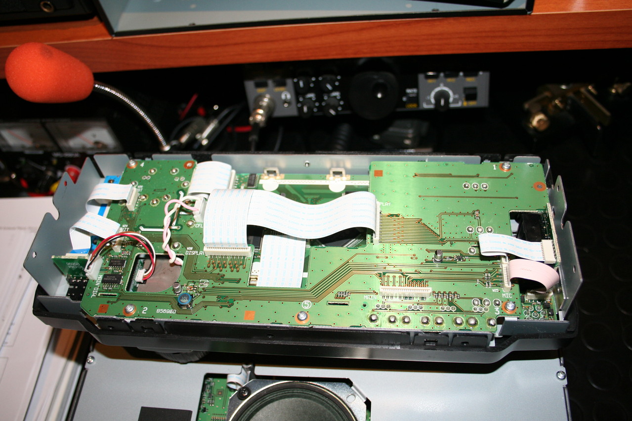 ICOM 7400 BACKLIGHT REPAIR - IZ0EGM Aurelio