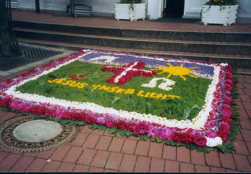 Pfarrei Parkstein / Bistum Regensburg - Blumenteppich für Fronleichnam
