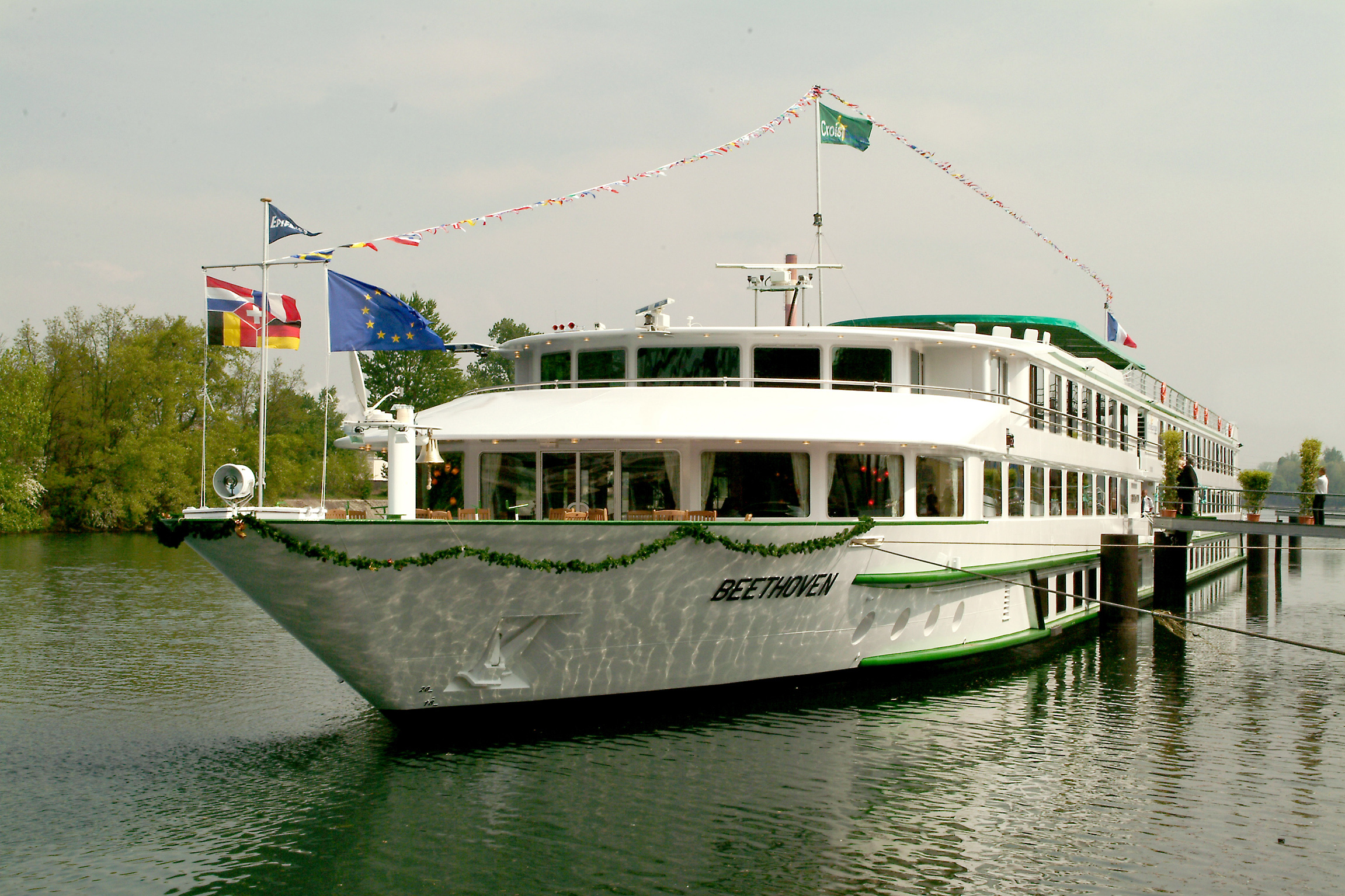 MS Beethoven von CroisiEurope: Alle Infos, Bilder, Ratgeber & buchen ...