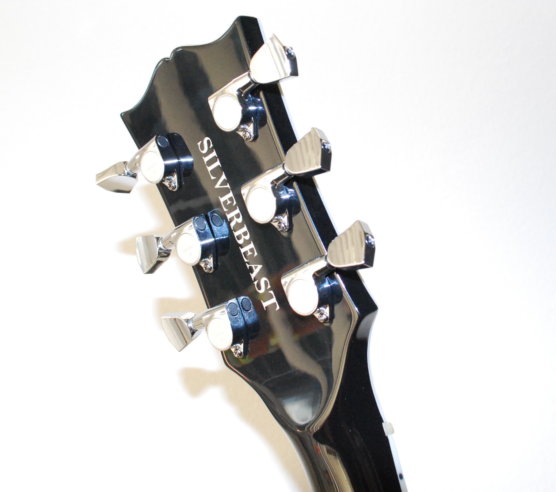 Linus Les Paul - Silverbeast - https://www.linus-guitars.com