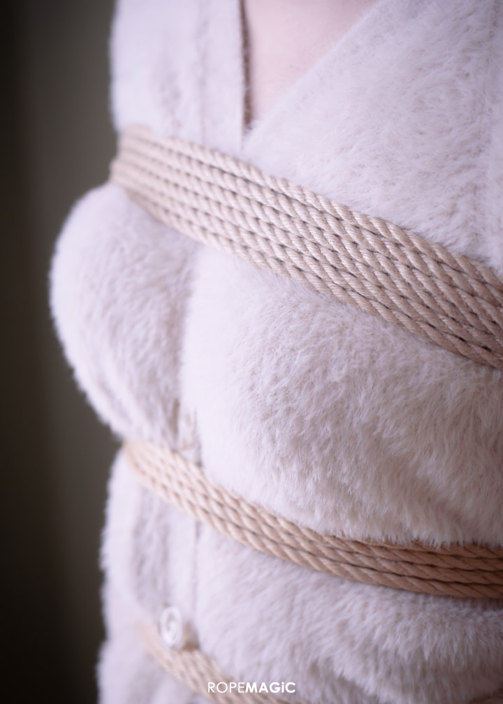 緊縛写真作品｜REFLECTED - ROPE MAGiC