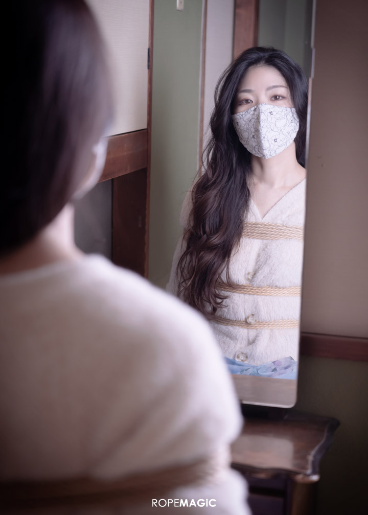 緊縛写真作品｜REFLECTED - ROPE MAGiC