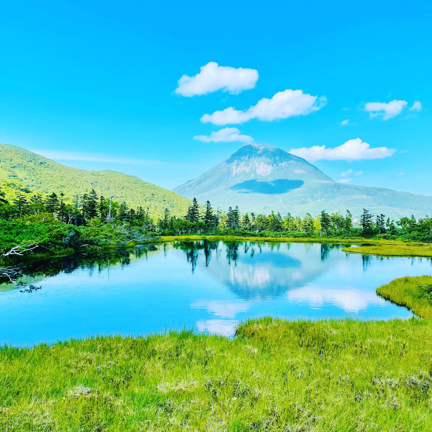 Hiking Mysterious Lake Rausu - Hokkaido Private Adventure